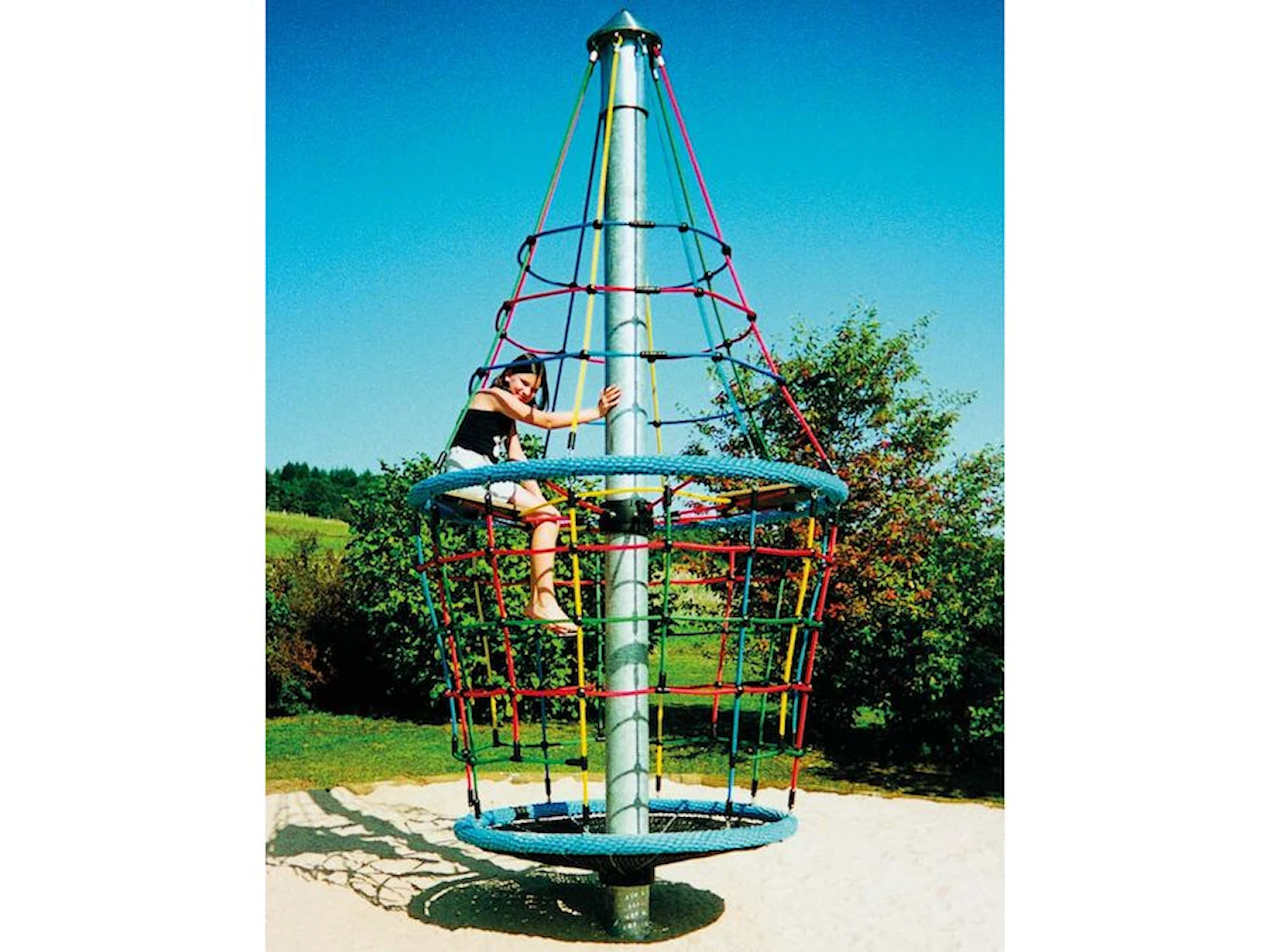 Himmelberget klatrepyramide | tressutemiljø.no