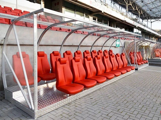 Avbytarbås och domarbås till fotbollsplaner & arenor | Tress.com